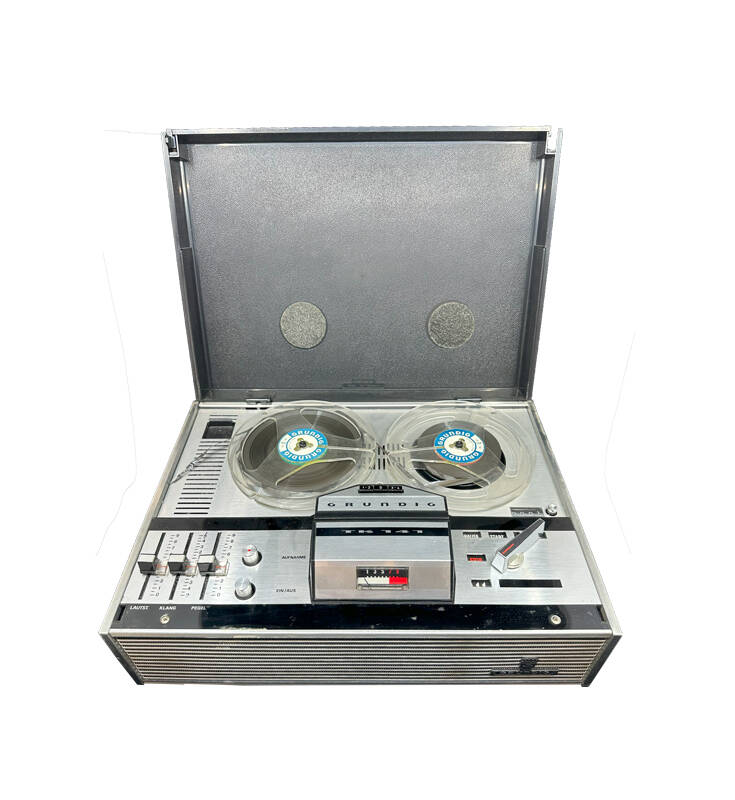 Grundig TK-141 Makaralı Teyip (Kaseti İle Birlikte) AOB4057