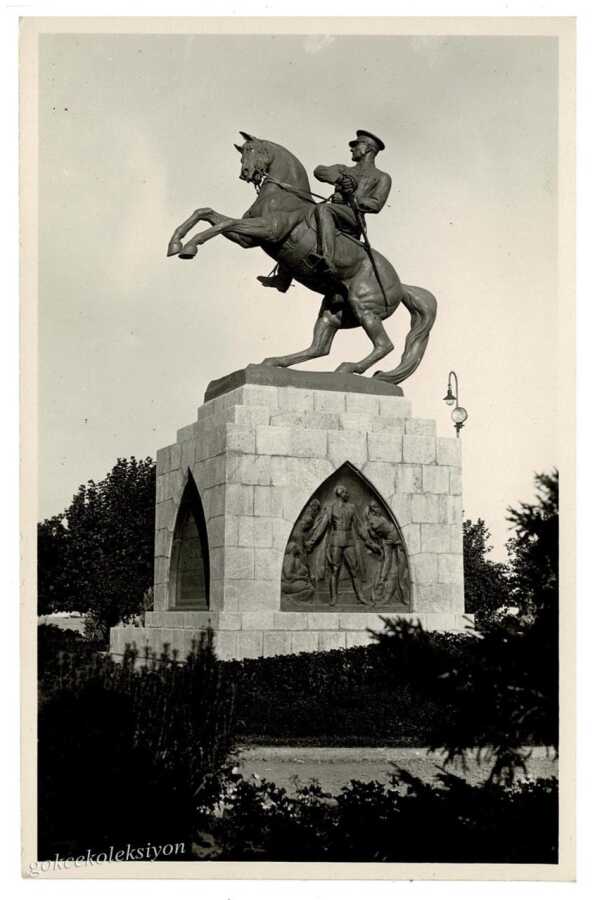 Samsun - Gazi Heykeli Eski Kartpostal KRT6256 Samsun